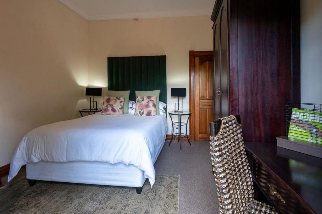 Suite Familiar, pátio, vista para o jardim | Cofre no quarto, cortinas/cortinados opacos, quartos insonorizados 
