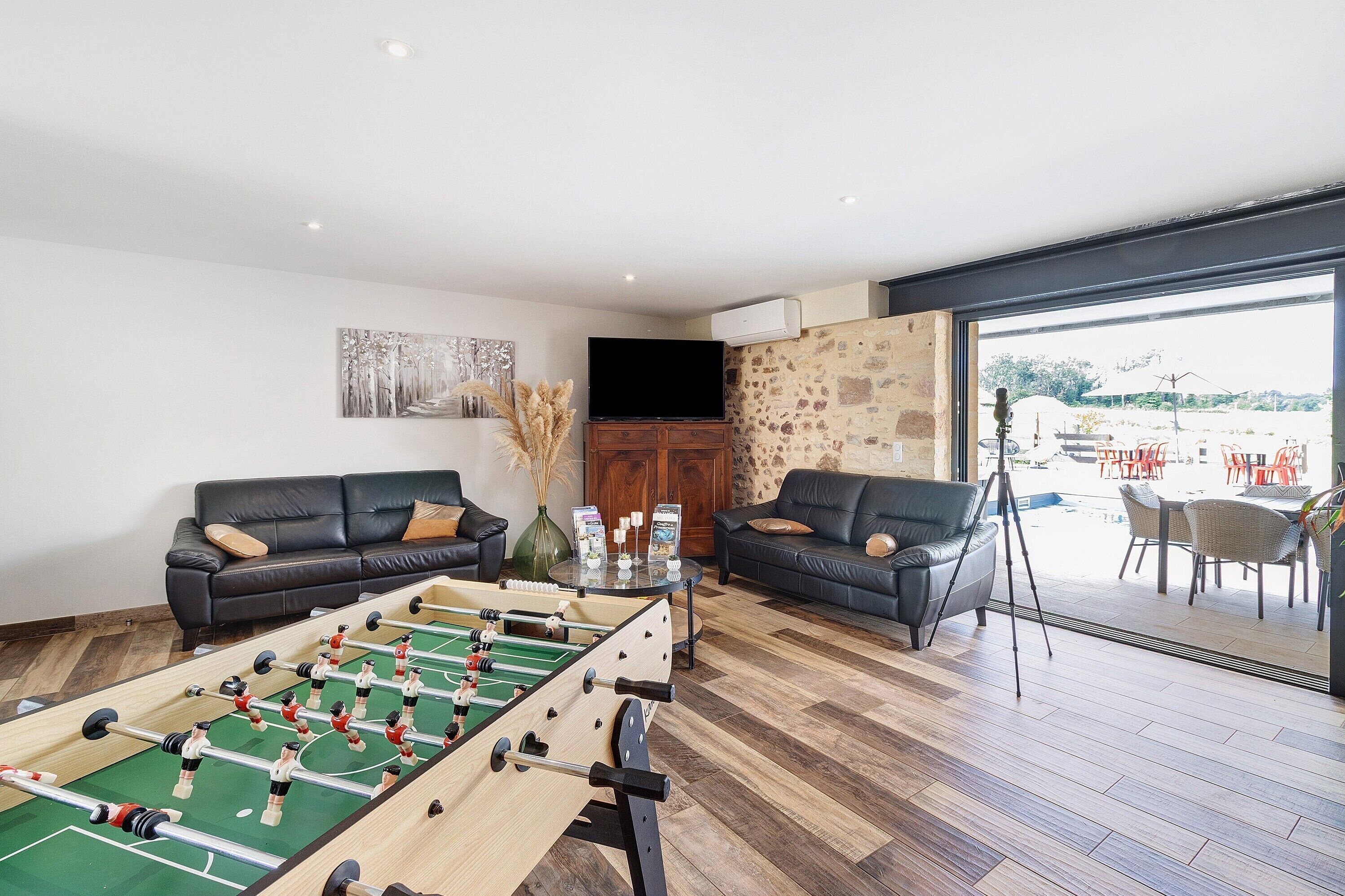 Charming Guest Room With Table Dhôtes, Shared Pool, Wi-fi, And Air Conditioning - Belvès