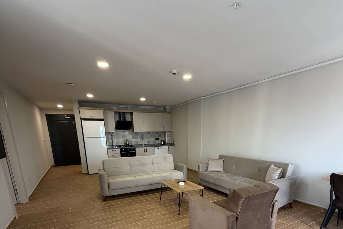 Apartamento Comfort, varanda, vista para o mar | Roupa de alta qualidade, secretária