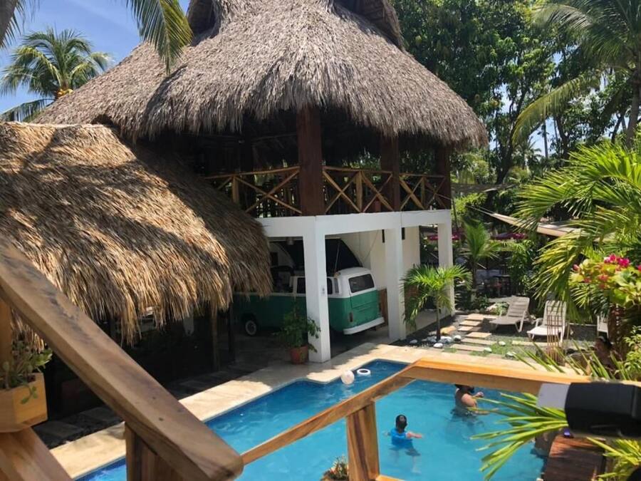 Quarto, 1 cama queen-size, vista para o jardim | Piscina | 2 piscinas exteriores