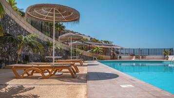 Apartamento, 2 quartos, sacada, vista para o oceano | Piscina | Piscina externa