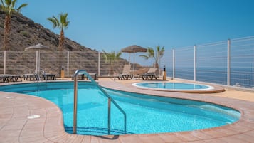 Apartamento, 2 quartos, varanda, vista para o oceano | Piscina | Piscina exterior