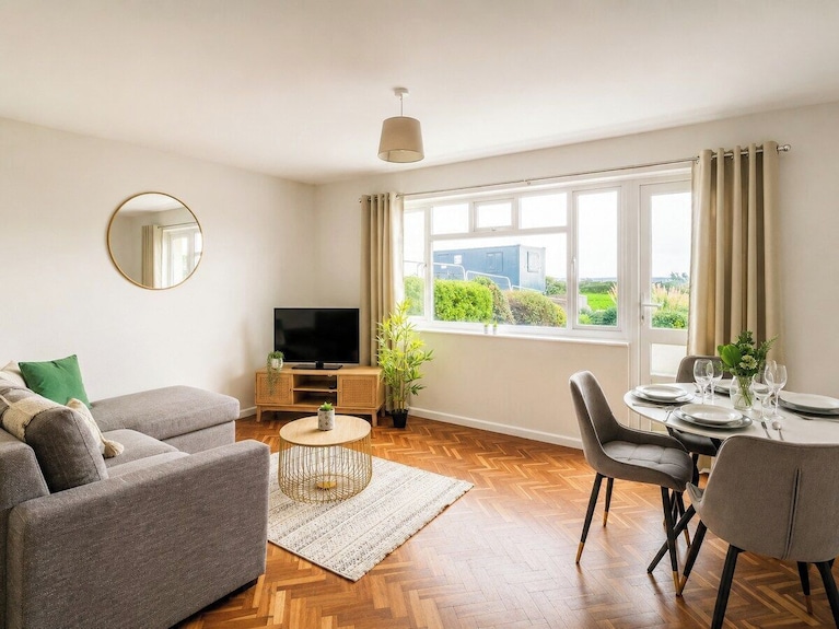 Opposite The Beach W/ Great View And Free Parking - Southbourne