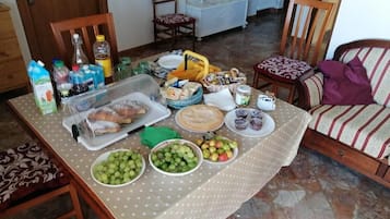 Quarto Duplo, 1 cama de casal, varanda | Restaurantes