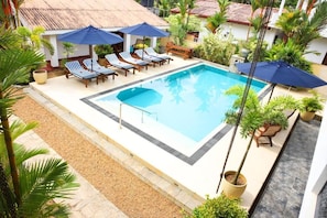 Quarto Duplo, vista para a piscina | Piscina | Piscina exterior 