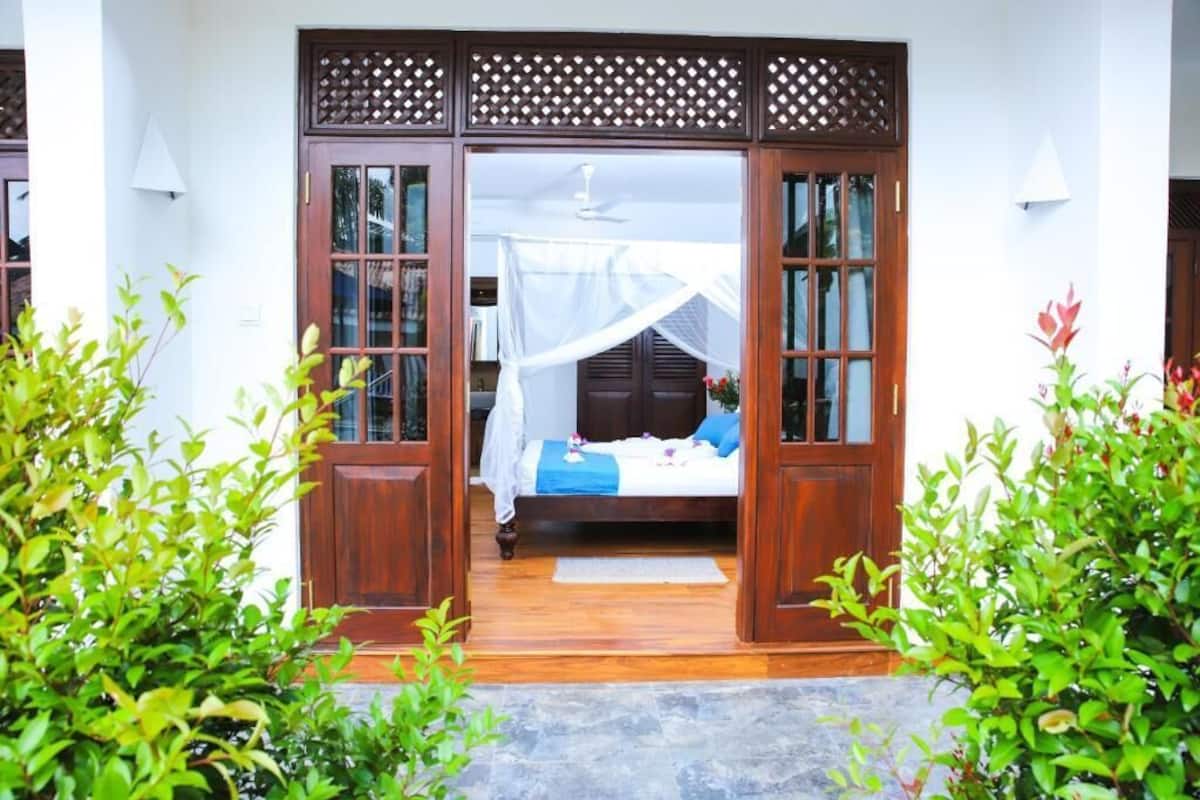 Quarto Duplo Deluxe, vista para o pátio | Cofre no quarto, Wi-fi grátis 