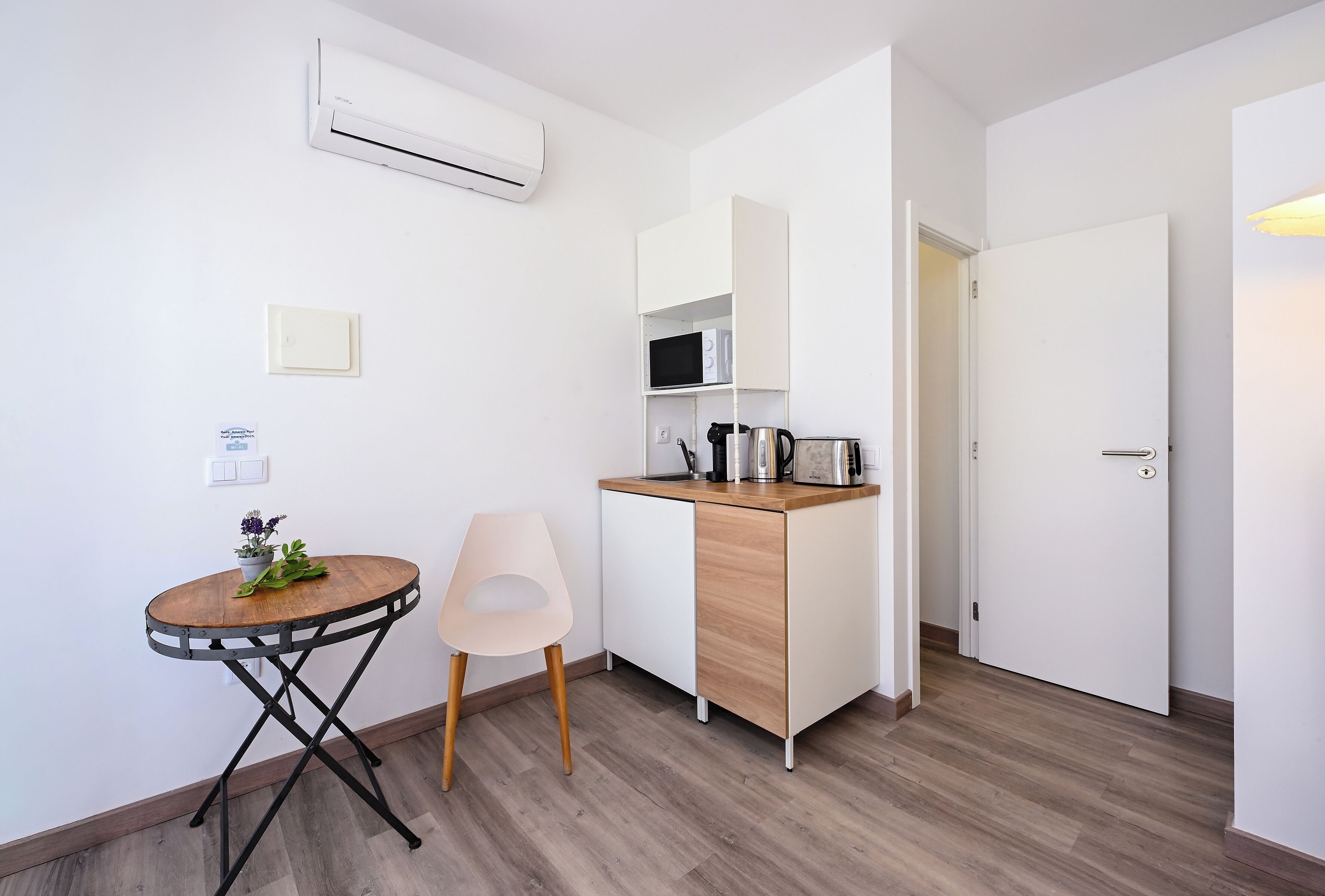 Quarto Duplo Comfort, vista para a piscina | Wi-fi grátis 