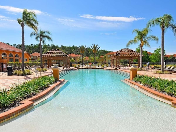 Disney Themed Resort Home With Lake View - Kissimmee, FL