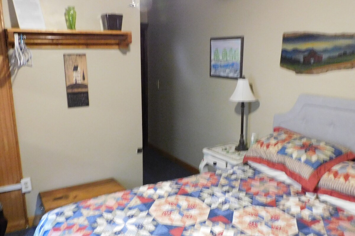 Quarto Duplo, não fumadores | Wi-fi grátis, roupa de cama fornecida 