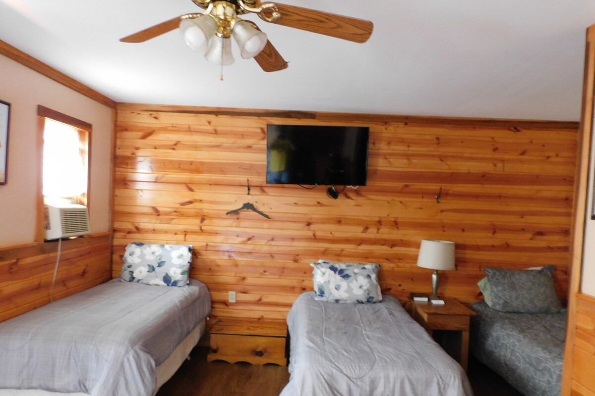 Quarto Triplo, não fumadores | Wi-fi grátis, roupa de cama fornecida 