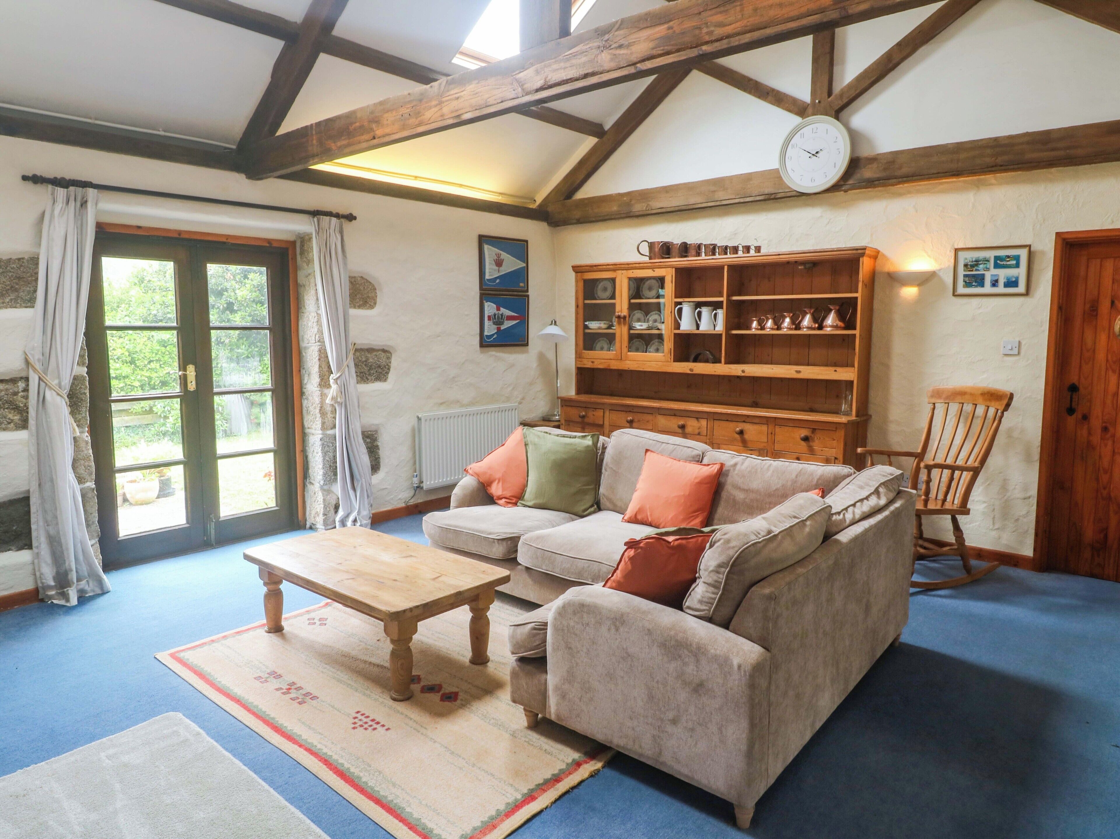 Swallow Cottage, Pet Friendly, Character Holiday Cottage In Mullion - Porthleven