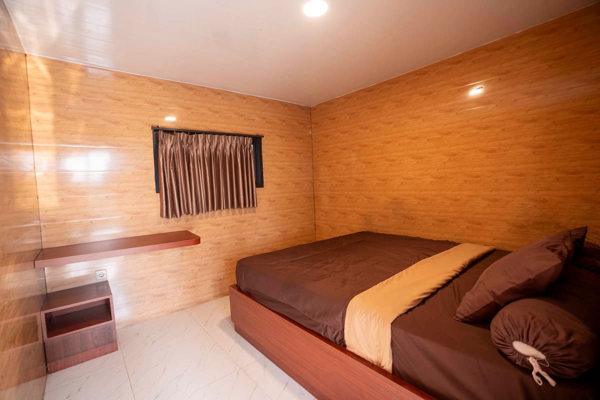 Cabana de Madeira Sénior | Wi-fi grátis, roupa de cama fornecida