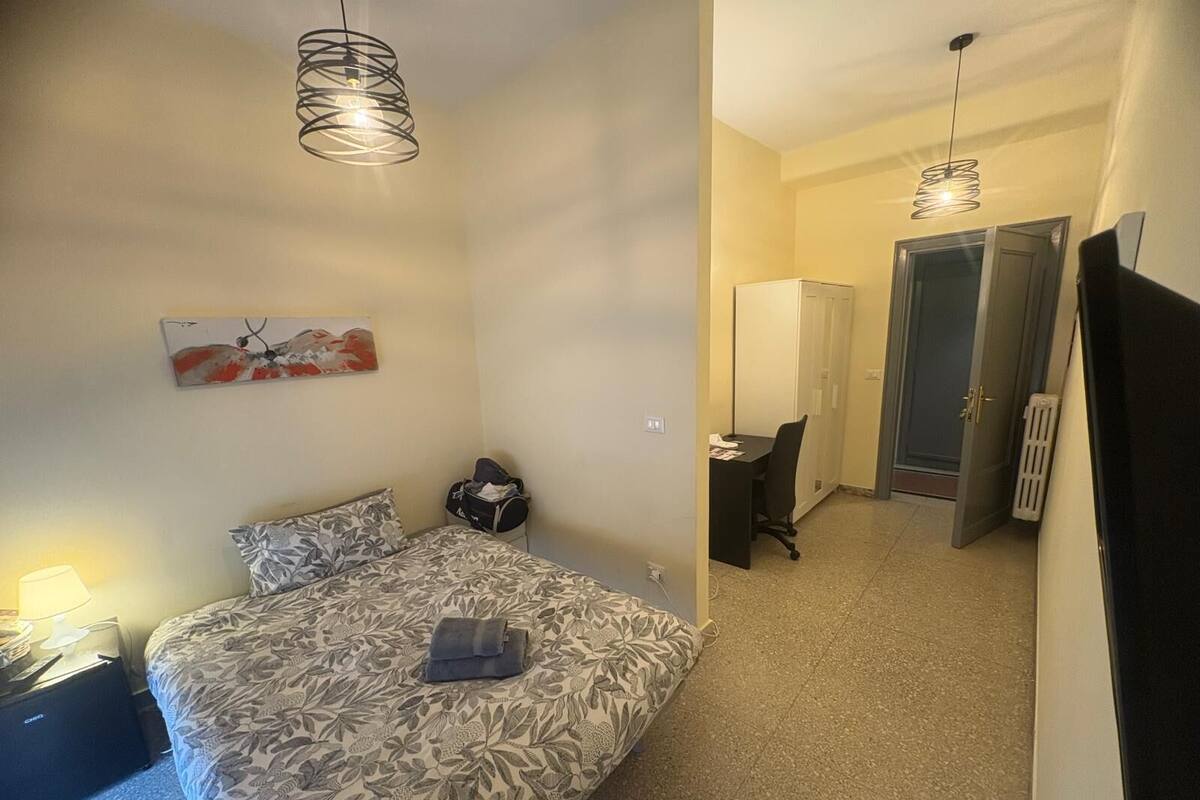 Quarto Individual Económico, varanda, Vista para a cidade | Minibar com produtos grátis, Wi-fi grátis, com mobília individualizada