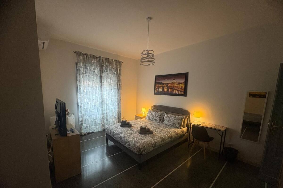 Quarto Triplo Deluxe, Vista para a cidade | Minibar com produtos grátis, Wi-fi grátis, com mobília individualizada