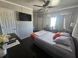 Quarto Individual de Luxo | Secretária, secretária adequada para computadores portáteis