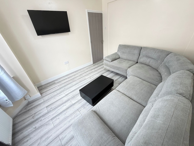 Contractor Friendly 3 Bed House | Long Stays | Fast Wi-fi & Parking - Bedford, Royaume-Uni