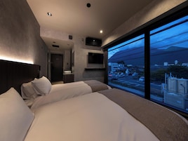 Quarto Twin Económico, não fumadores, vista para a montanha | Cofre no quarto, cortinas/cortinados opacos, ferro/tábua de engomar 