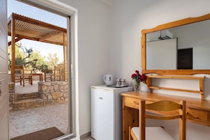 Quarto Standard, pátio | Lençóis de algodão egípcio, roupa de alta qualidade, edredões de penas