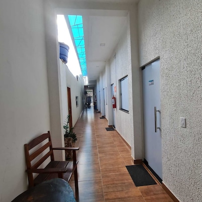 BOTUS HOTEL