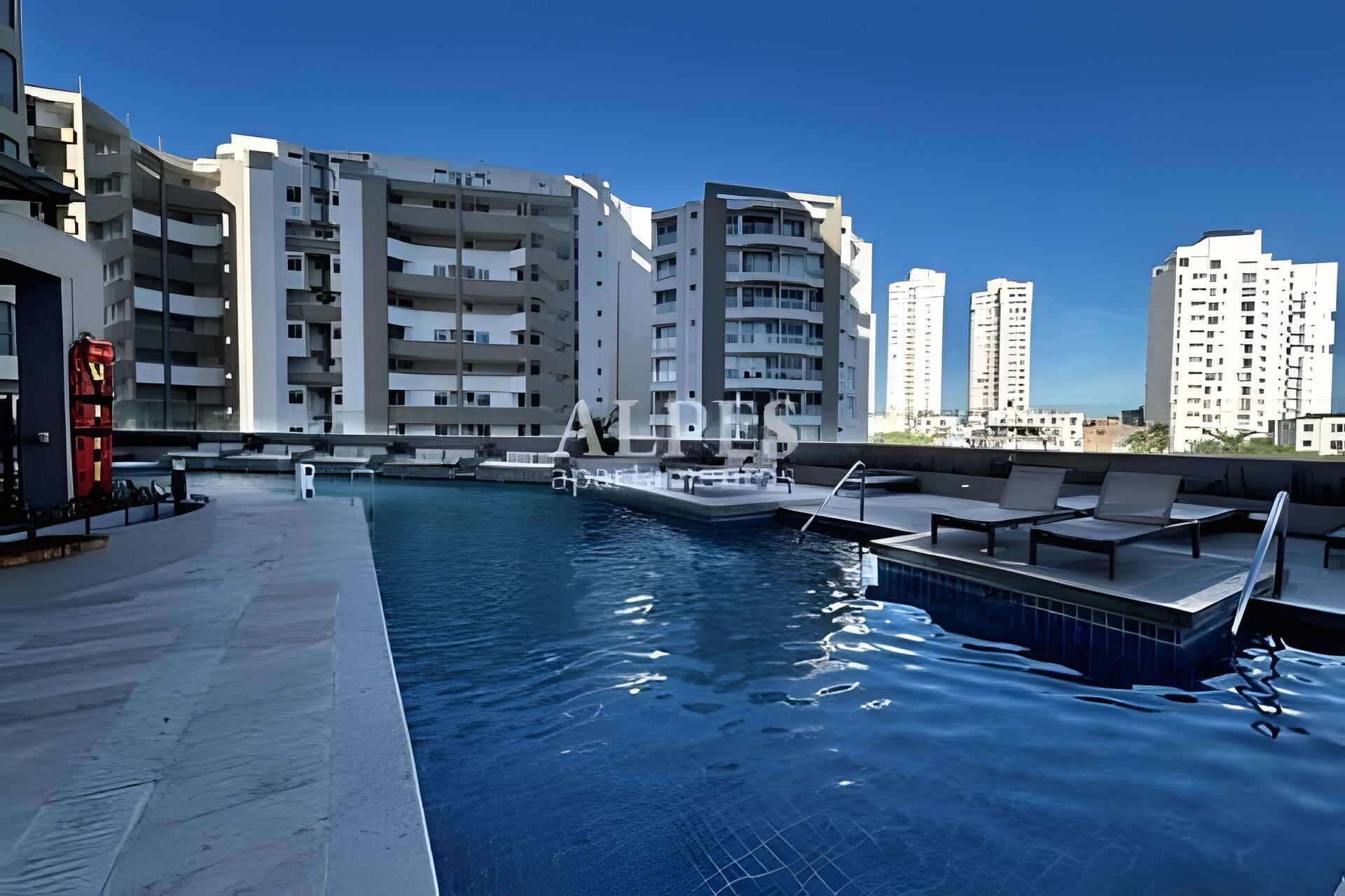 Apartamento | Piscina | 3 piscinas exteriores, da(s) 8:00 à(s) 19:00, toldos gratuitos 