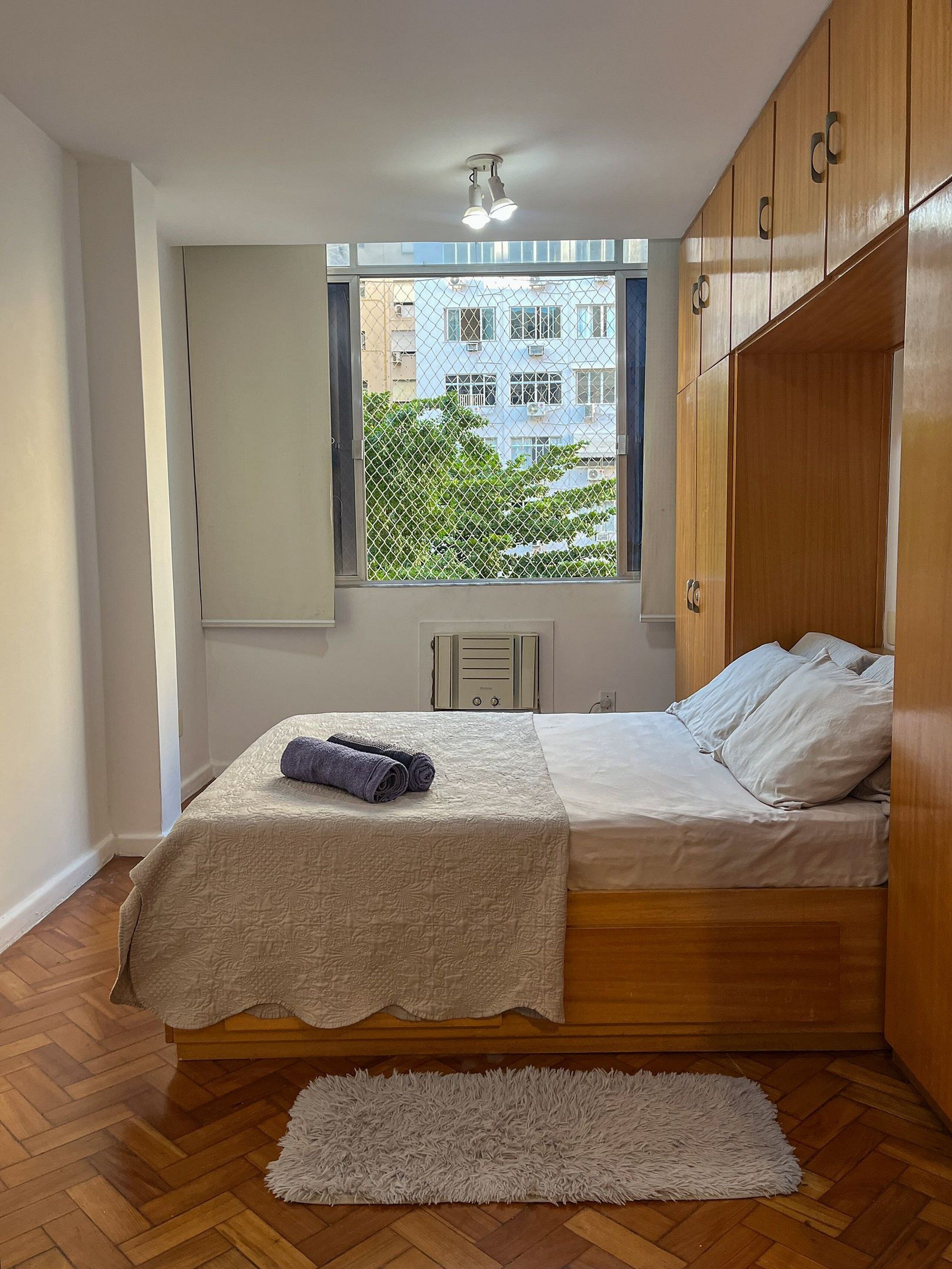 Apartamento | Secretária adequada para computadores portáteis 