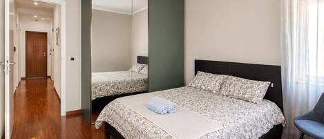 Apartamento de Luxo, 3 quartos, ar condicionado, vista para o parque | Quartos insonorizados, ferro/tábua de engomar, Wi-fi grátis