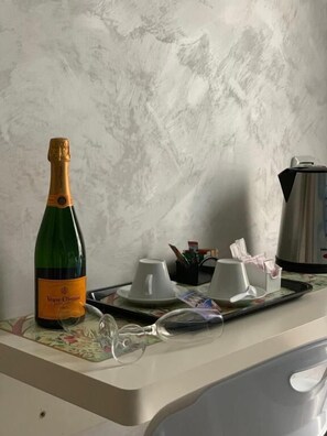 Quarto casal, sacada, vista para a cidade | Alimentação e bebidas