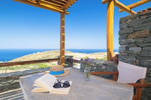 Deluxe Suite with Sea View , Ninemia | Terraço/pátio