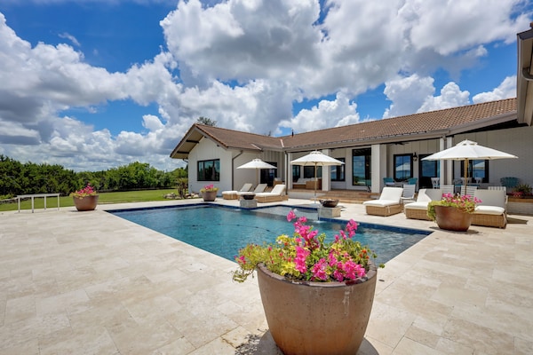 Stunning Views! Luxurious & Secluded Glen Rose Gem - Beacon Lake, Bluff Dale