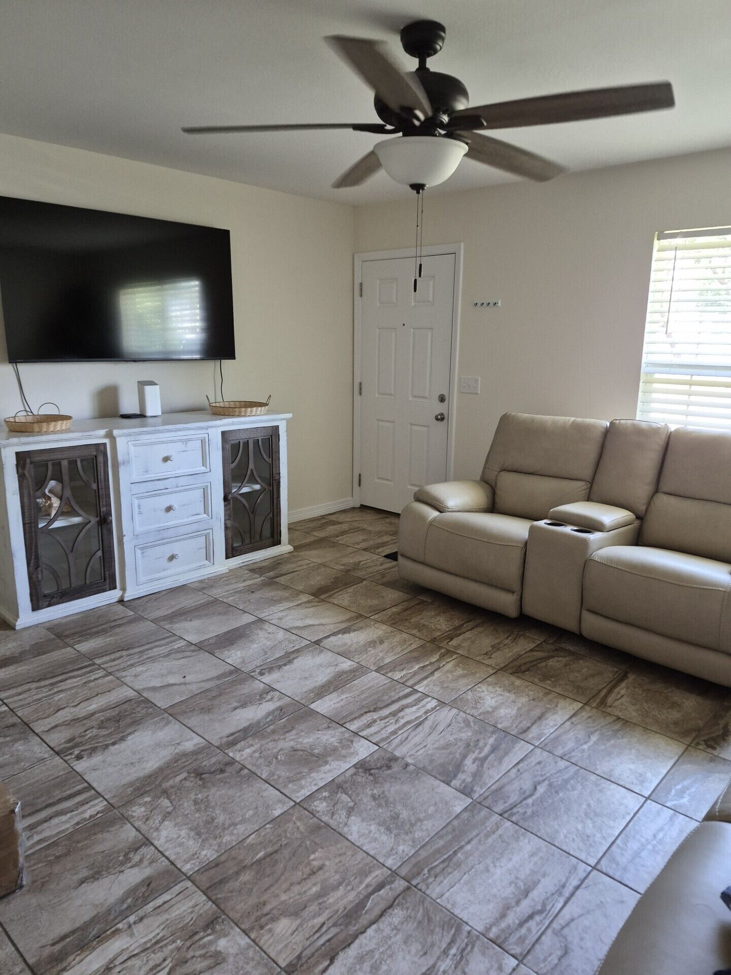 2-bedroom 1-bath In Sw Pensacola Fl, Cool Ac.  2 Minutes To Perdido Key Beaches. - Perdido Key, FL