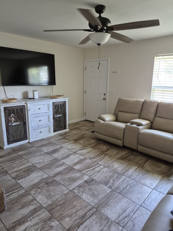 2-bedroom 1-bath In Sw Pensacola Fl, Cool Ac. 2 Minutes To Perdido Key Beaches. - Perdido Key, FL