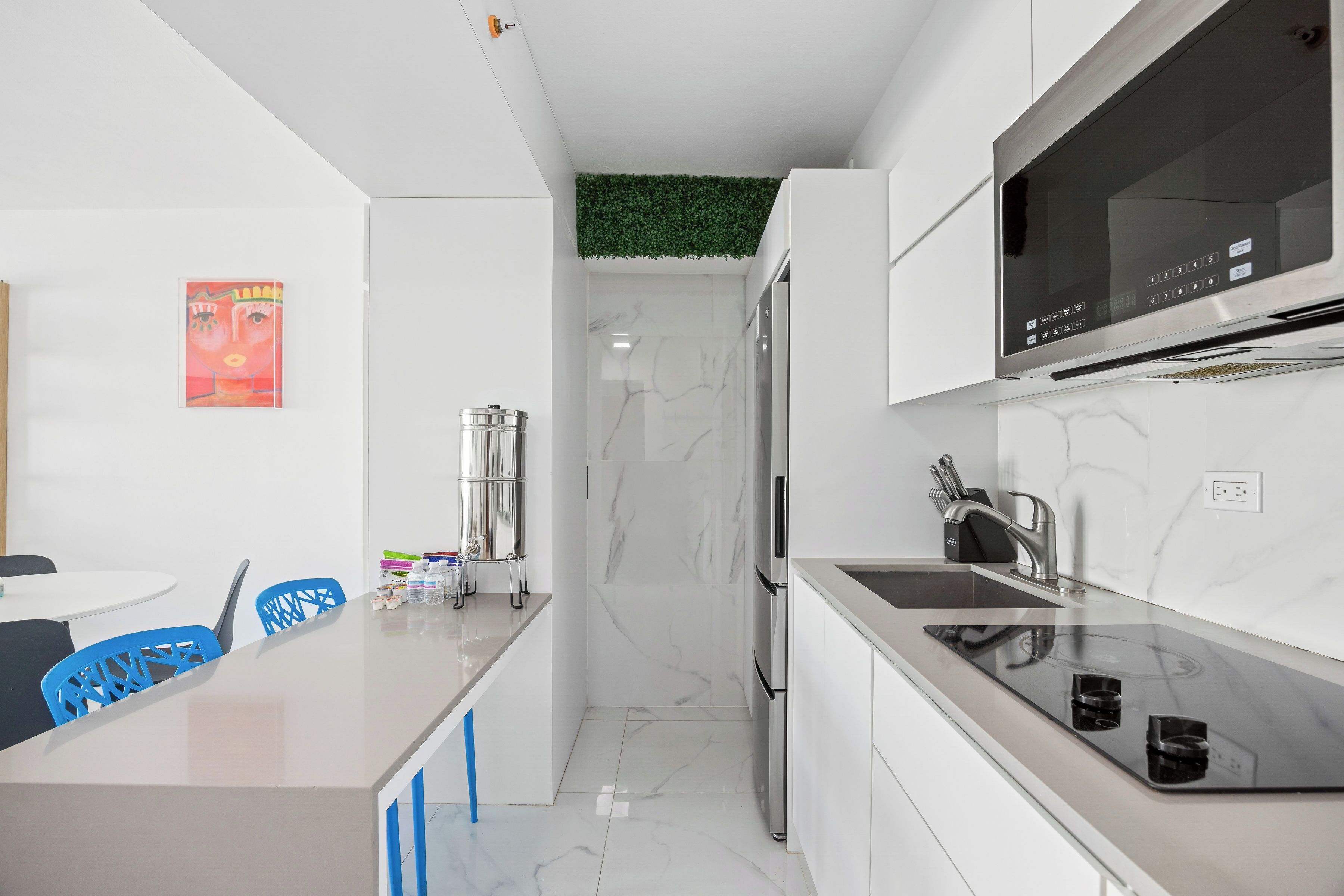Estúdio Deluxe, varanda, vista parcial para o mar | Cozinha privada