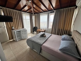 Quarto Duplo Básico para 1 Pessoa, Vista para a cidade