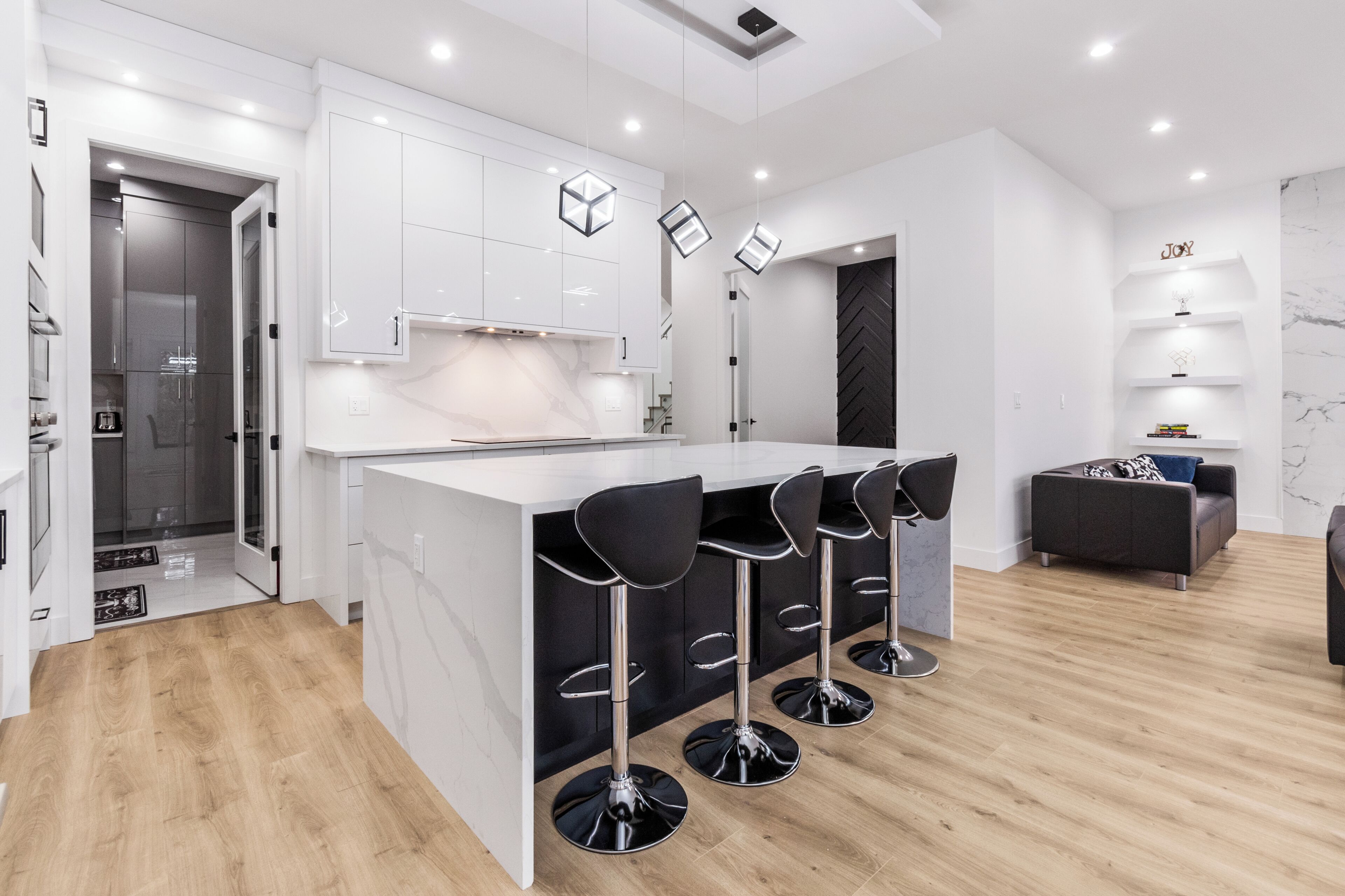 Stylish Family Home Sleep 8+, Groups Welcome, Enjoy Steam Shower - Langley, BC