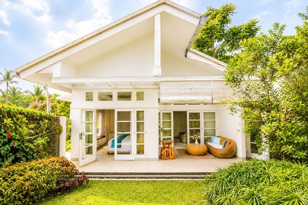Dhamanadi Boutique Resort - Bogor