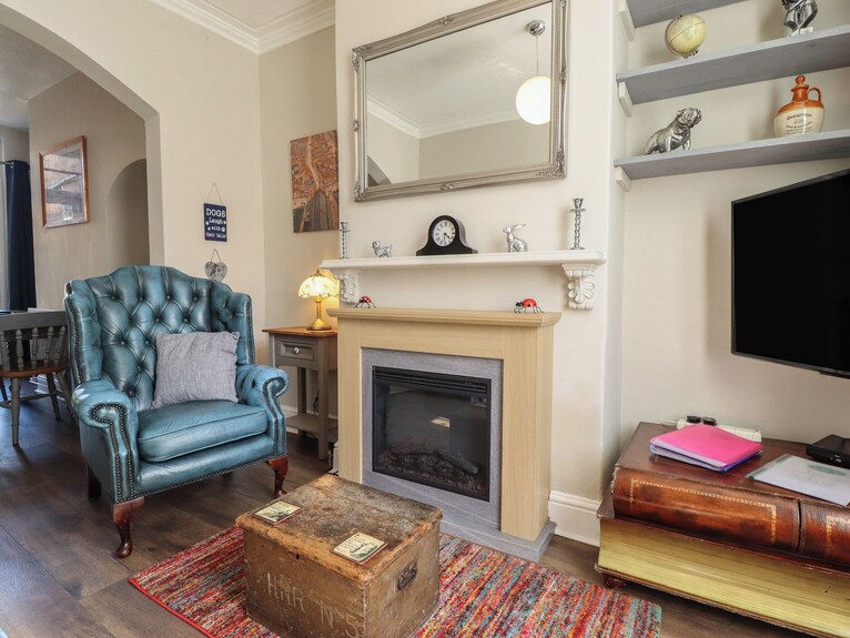 Pankhurst Cottage, Pet Friendly, With A Garden In Louth - Louth