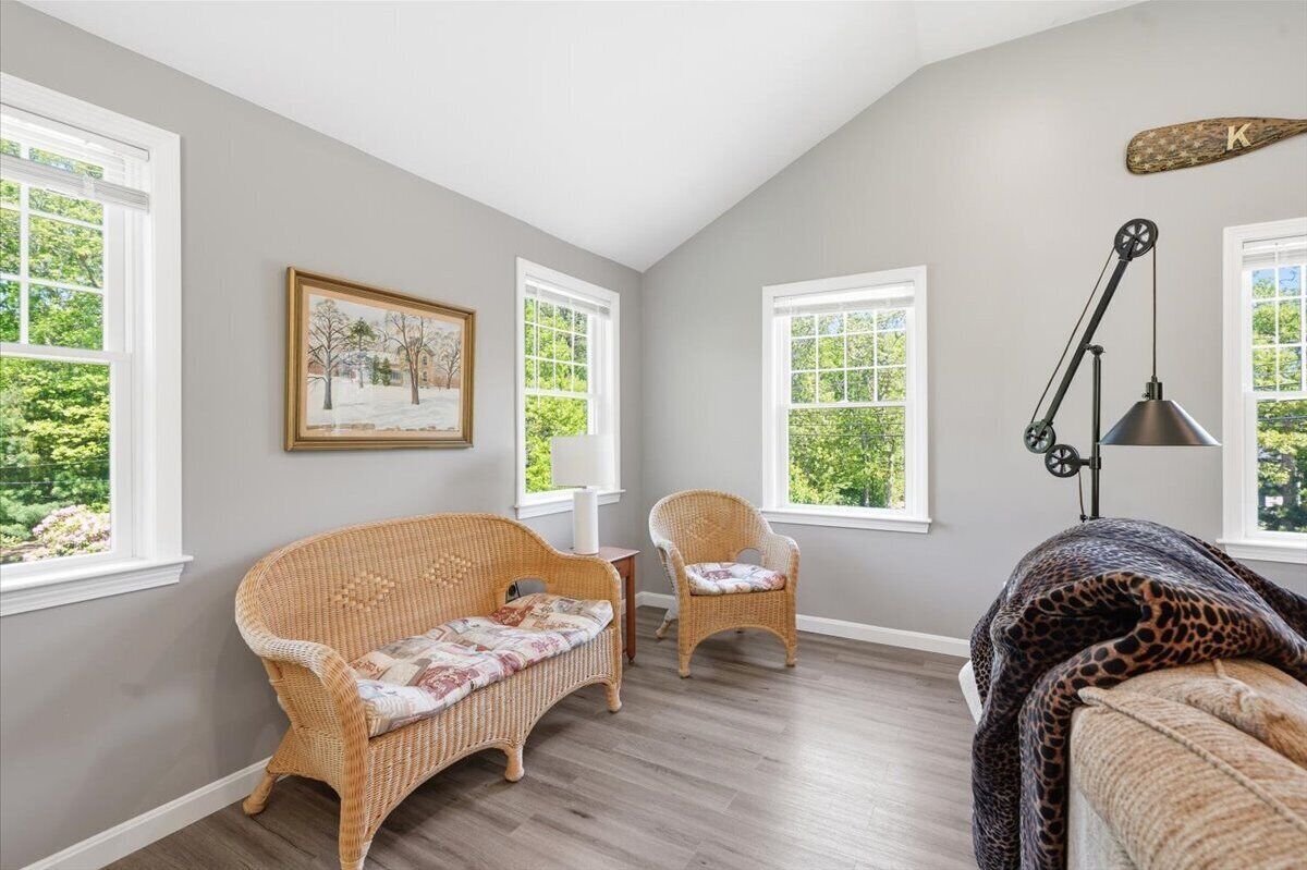 Coastal Cape Cod Retreat - Two Private Living Spaces - Steps To Old Silver Beach - Massachusetts