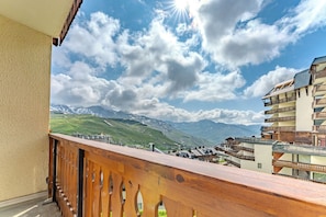 Apartamento, sacada, vista para a montanha | Área da propriedade