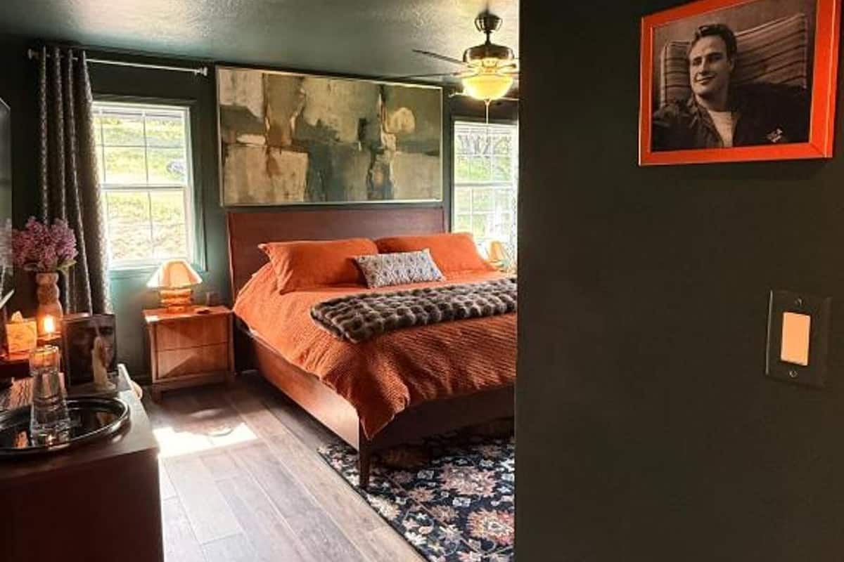 Quarto, 1 cama King, banheiro compartilhado, vista para a montanha | Wi-Fi de cortesia