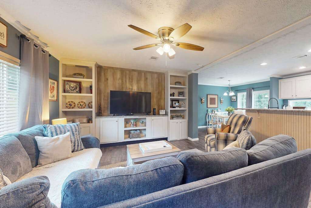 Hillside Manor Cabin - Lake Tugalo, SC