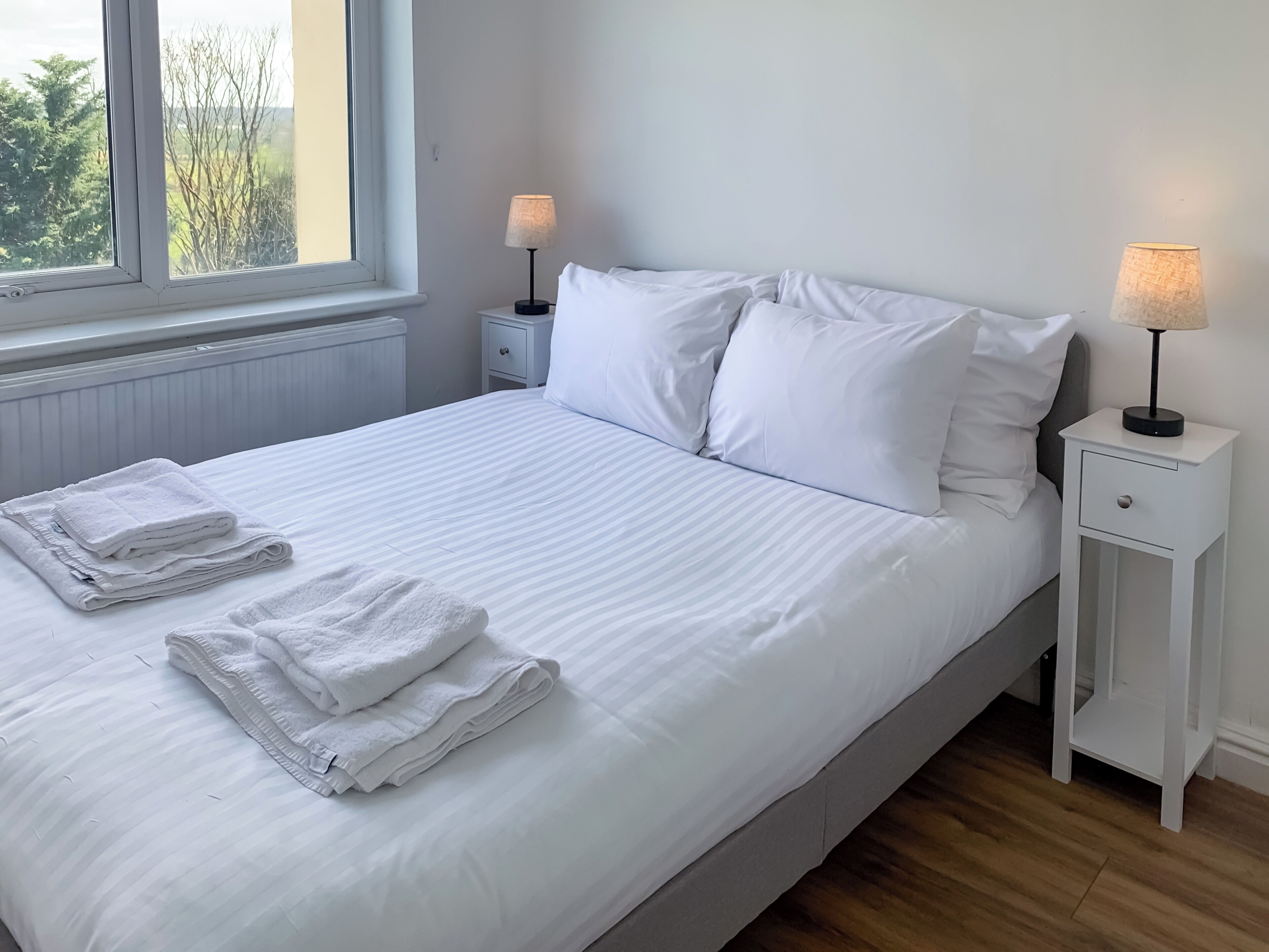 Wi-Fi de cortesia, roupa de cama