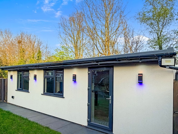 Studio - Sleeps 3 - Aircon - Parking - Pets - Ruislip