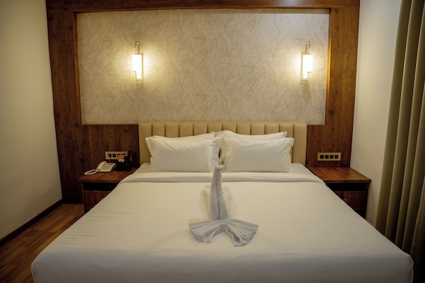 Raphilhin The Business Hotel - Perintalmanna
