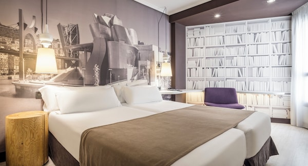 Hotel Ilunion Abando Bilbao - Bilbao