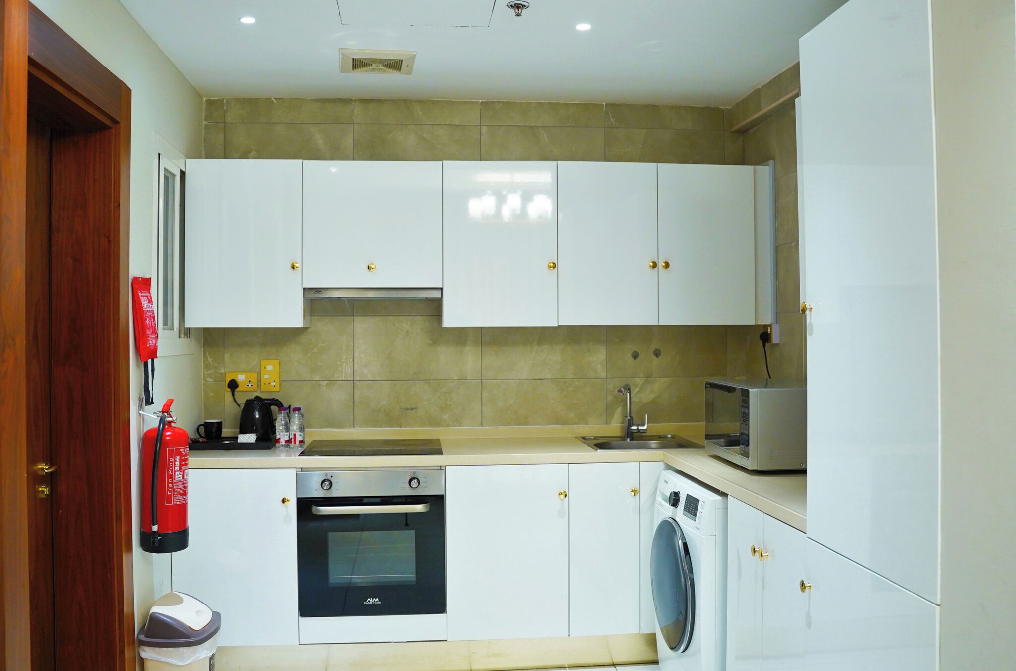 Suite Executiva, Vista para a cidade | Cozinha privada | Uma chaleira elétrica 
