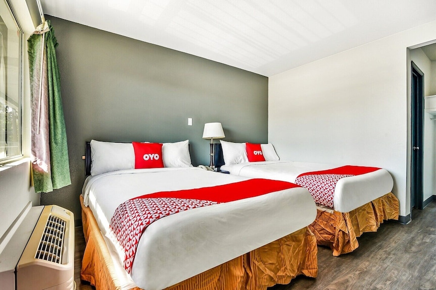 2 Full Beds Walkin| Shreveport La - Shreveport, LA