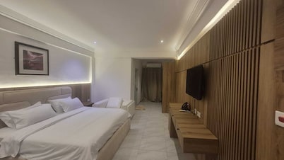 Bruce Palace Hotel