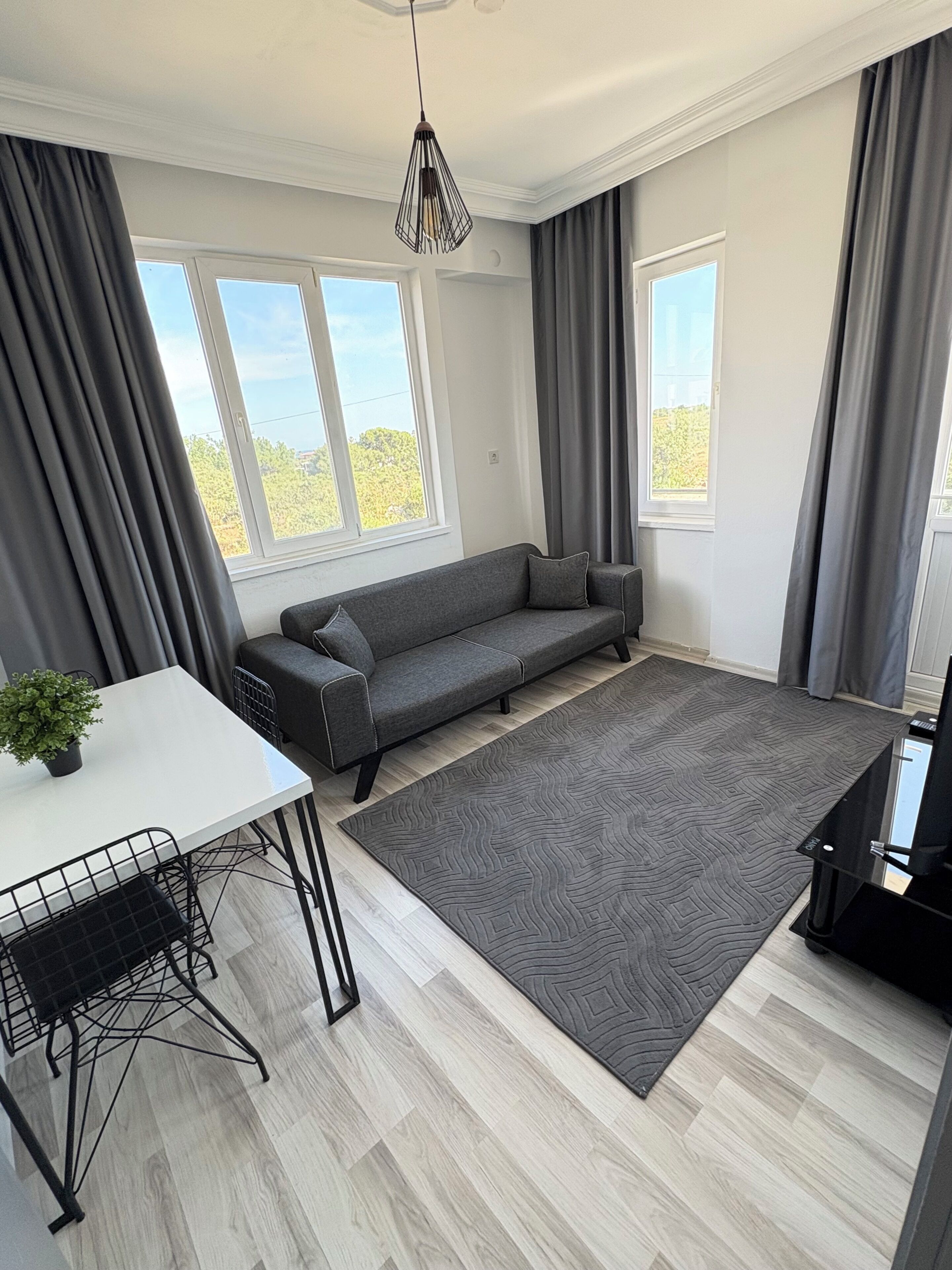 Well-located, Spacious 1+1 Apartment Close To The Sea - Antalya