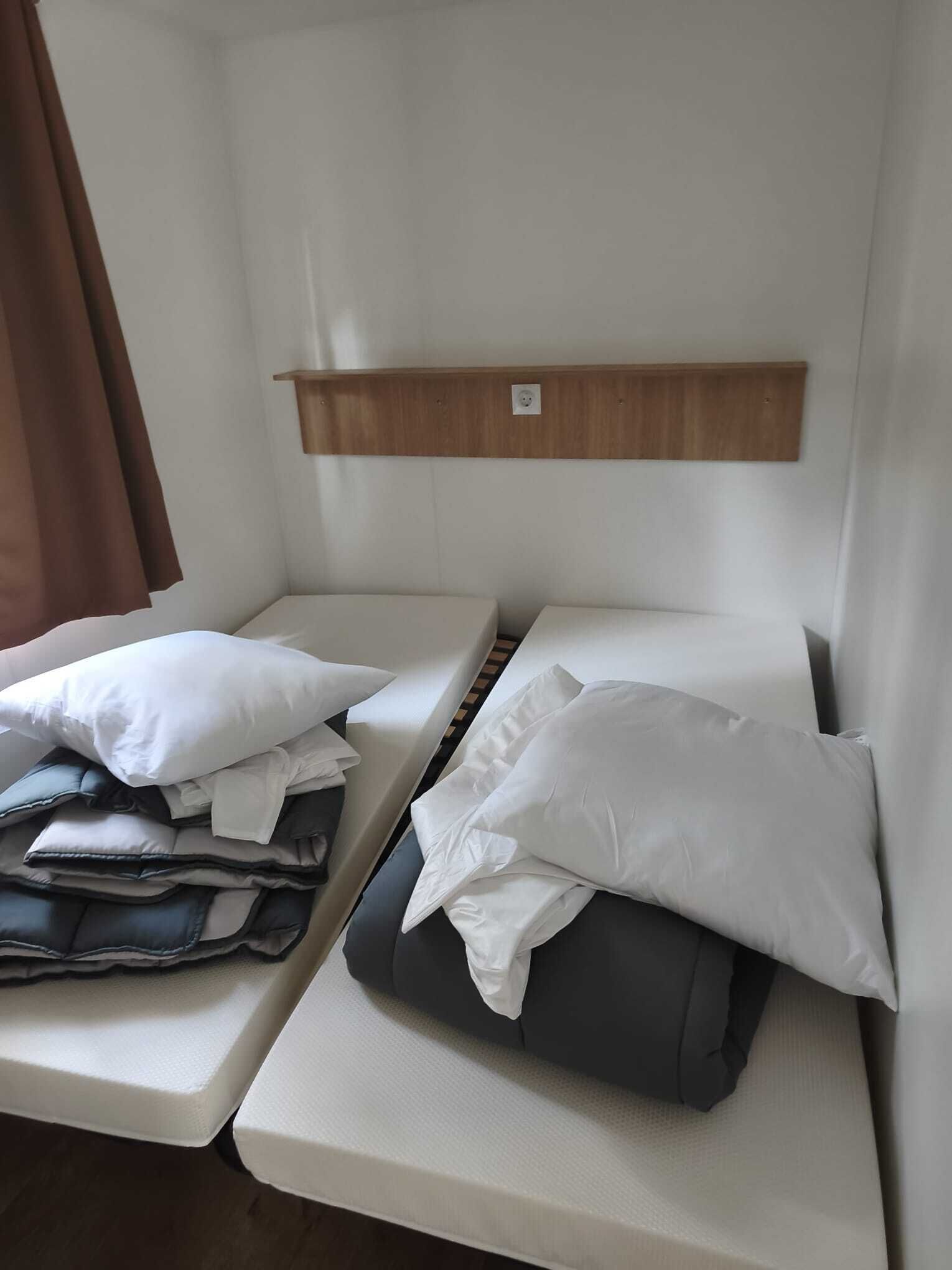 Mobil-home Proximité Porto-vecchio 2 Chambres Dans Le Camping" Les Chênes " - Corse