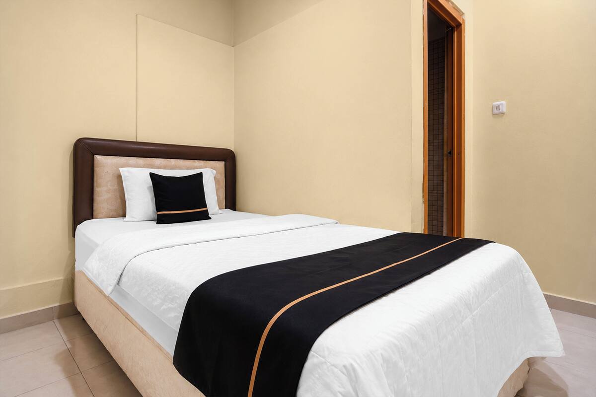 Quarto Individual Standard | Secretária, Wi-fi grátis, roupa de cama fornecida 